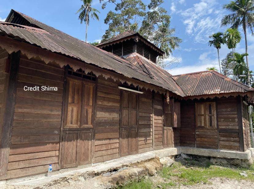 Discover the Wonders of 483 years Masjid Raja Lenggong: An ...